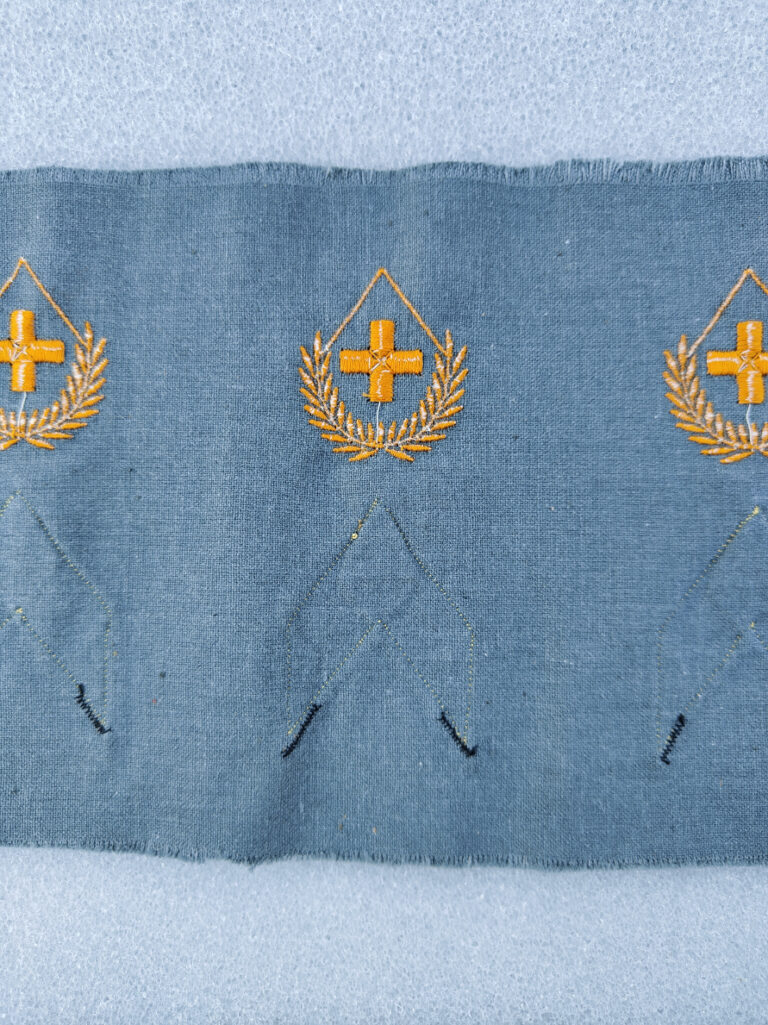 Gradabzeichen Ord. 1949 (5) Feldweibel auf Hemdstoff - SwissMilitaria.ch