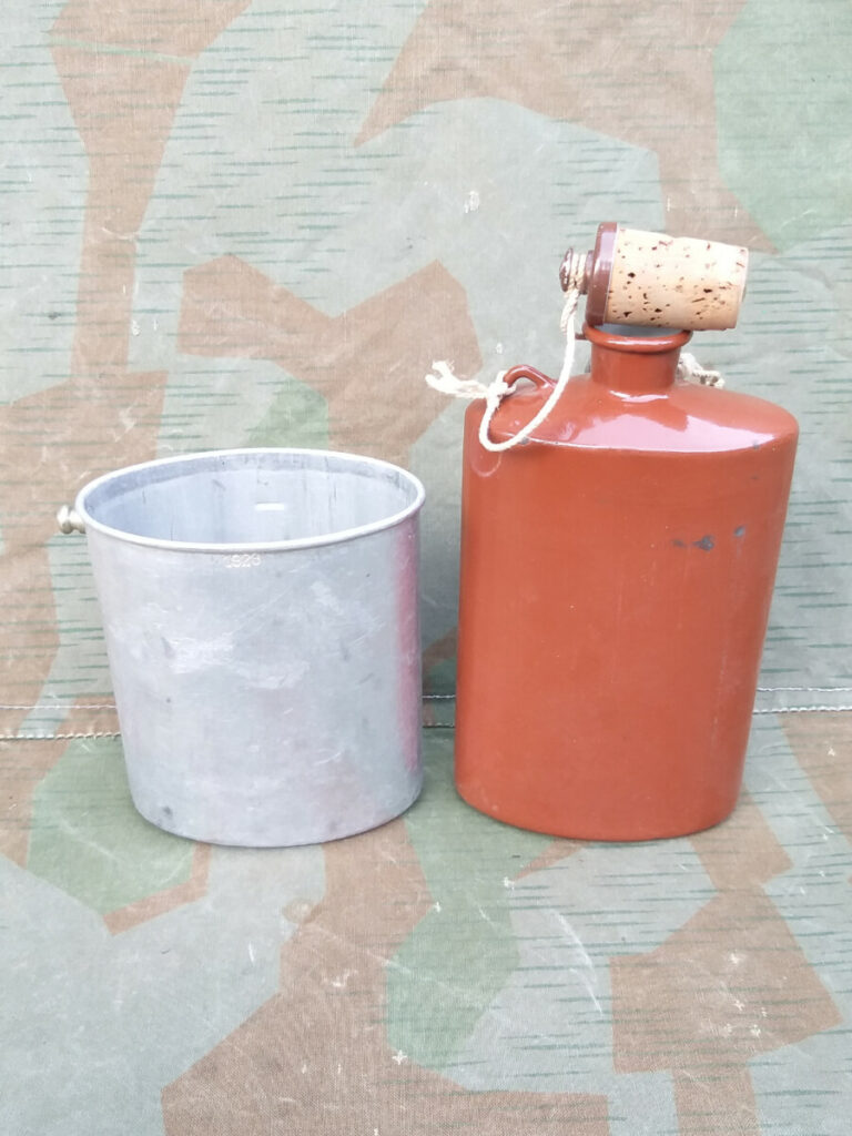 Feldflasche Ord. 1917 rotbraun, Variante 1, Merker, von 1923 ...