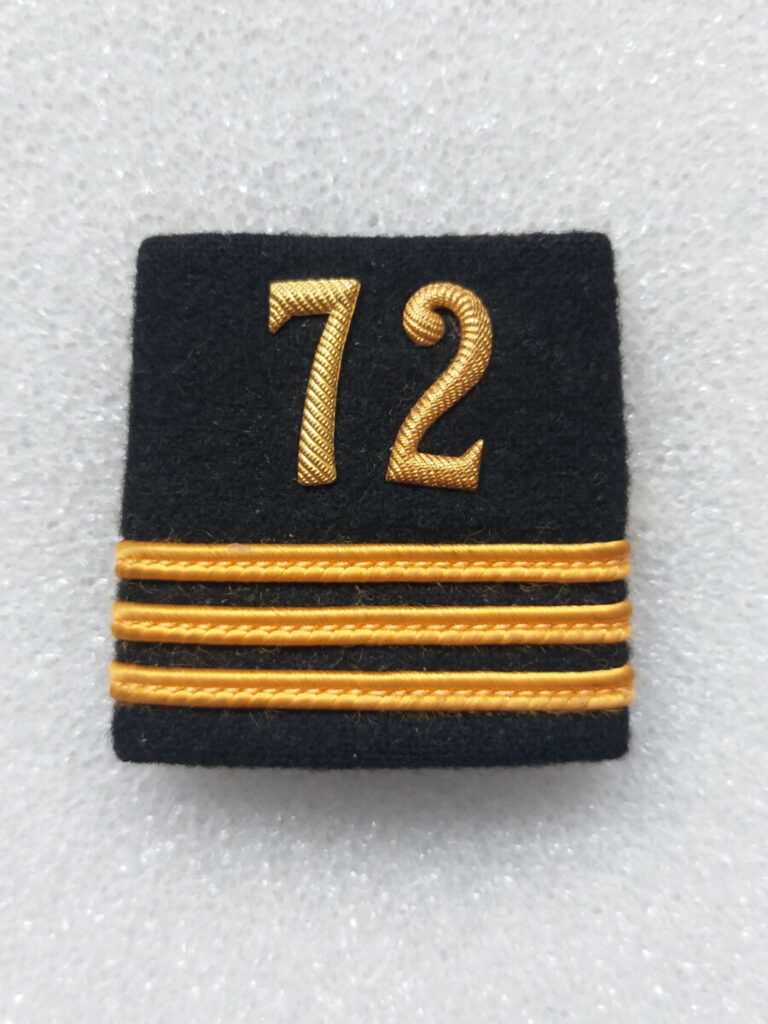 Schulterpatte Ord. 1949 (16) Hauptmann, Bat 72, Variante 1 - SwissMilitaria.ch