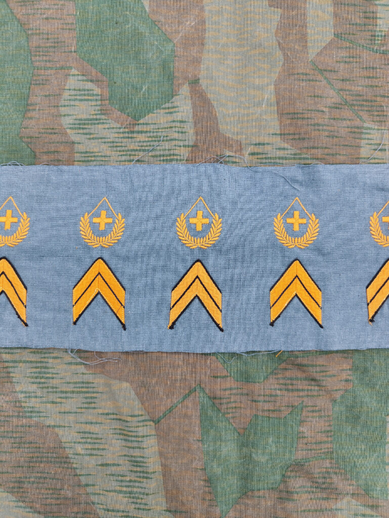 Gradabzeichen Ord. 1949 (5) Feldweibel auf Hemdstoff, Streifen à 10 ...