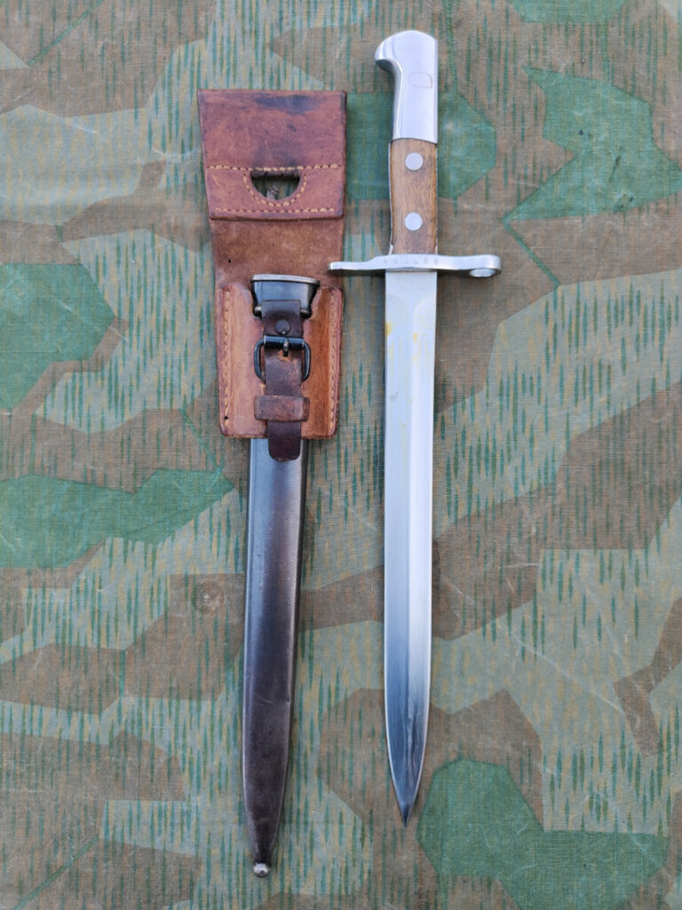 Dolchbajonett Ord. 1918, Elsener Schwyz Victoria, zu K31, mit Frosch ...
