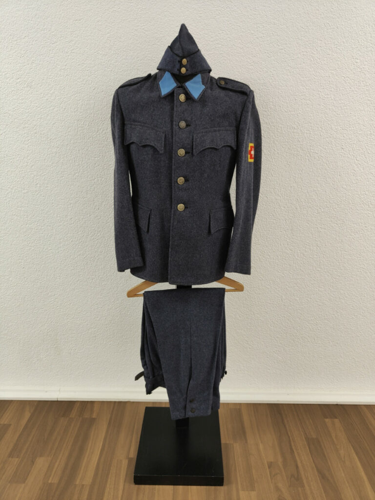 Uniform Ord. 1940, Sanität passiver Luftschutz Set - SwissMilitaria.ch